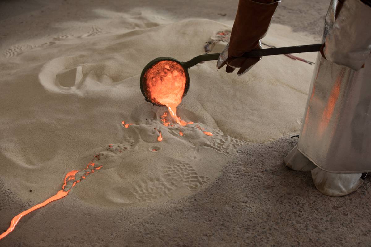 Lindy Lee at the UAP’s foundry | Stories & ideas | MCA Australia