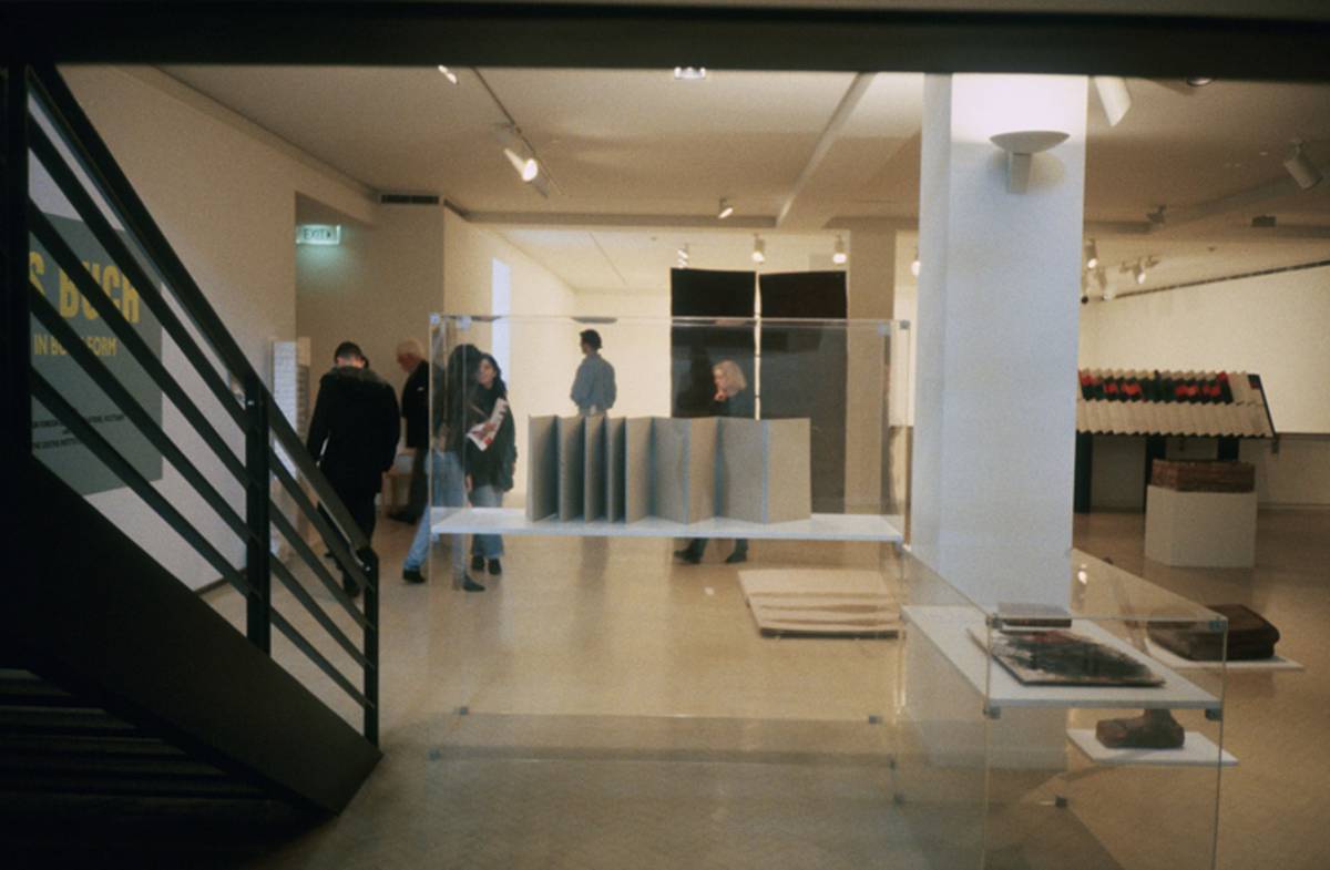 Das Buch: Art in Book Form | Exhibitions | MCA Australia