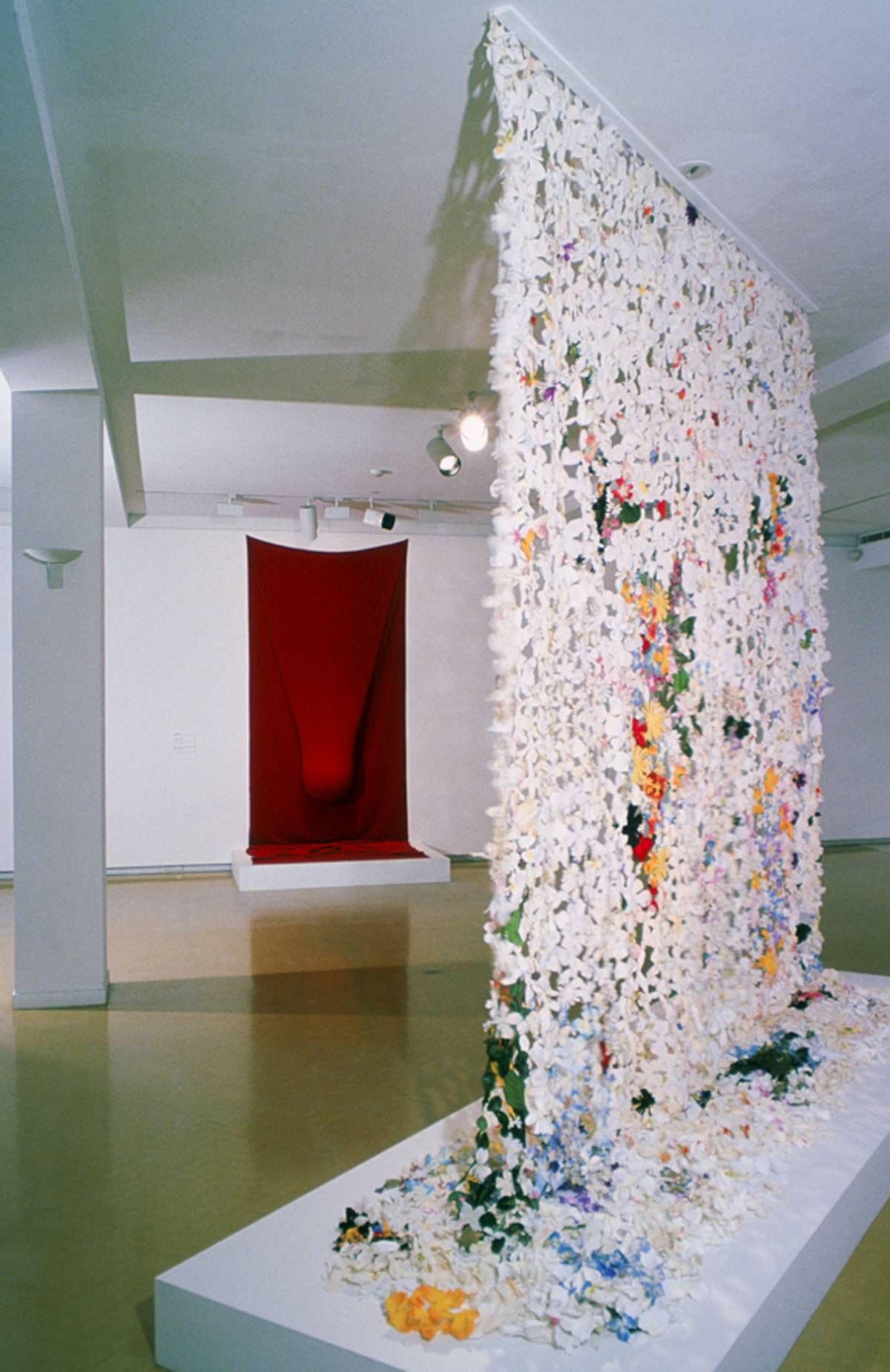 Material World: From Lichtenstein to Viola, 25 Years of The Fabric ...