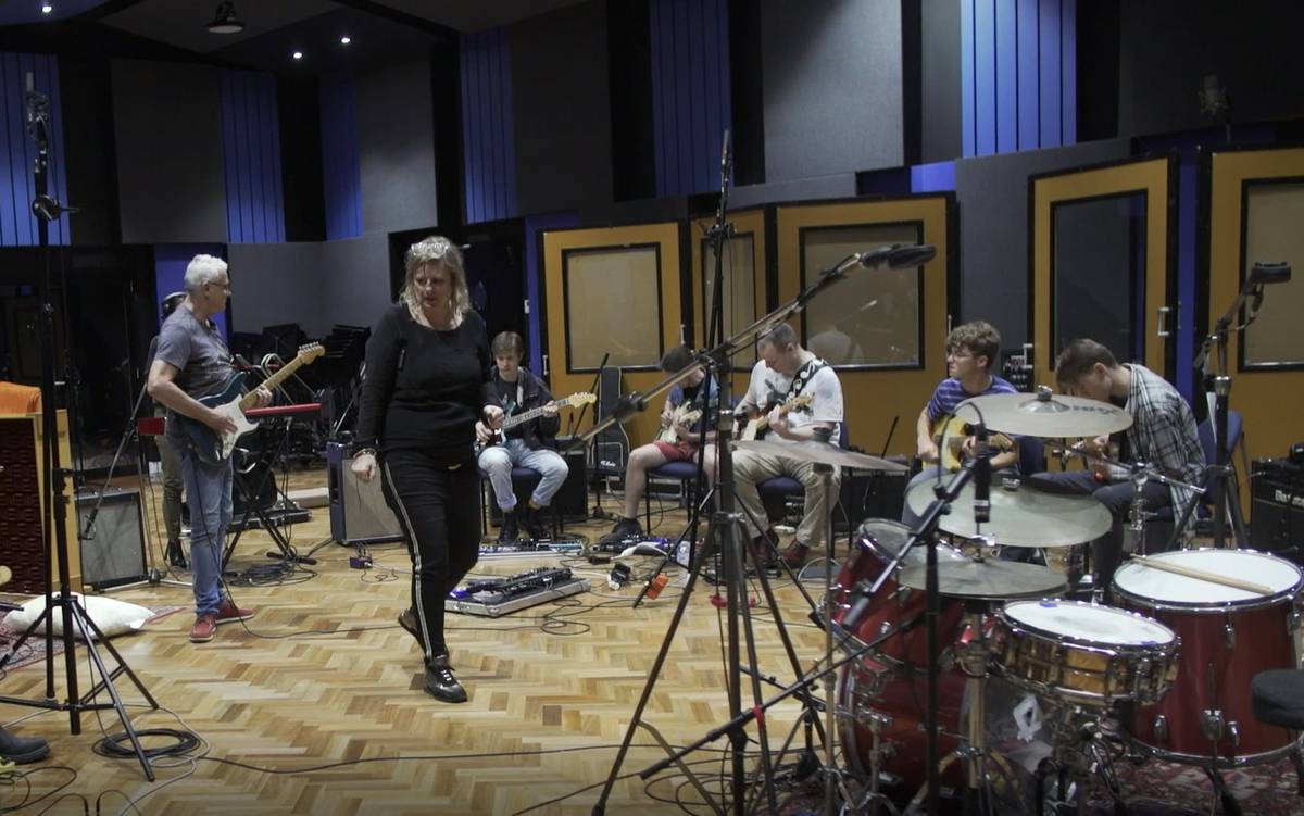 Hasta La Bella Vista Baby: Tina Havelock Stevens’ new C3West project ...