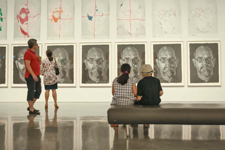 Chuck Close: Prints, Process and Collaboration | Exhibitions | MCA ...